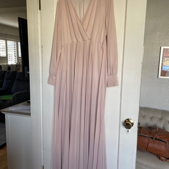 Baltic Born | Dresses | Baltic Born Long Sleeve Maxi | Poshmark